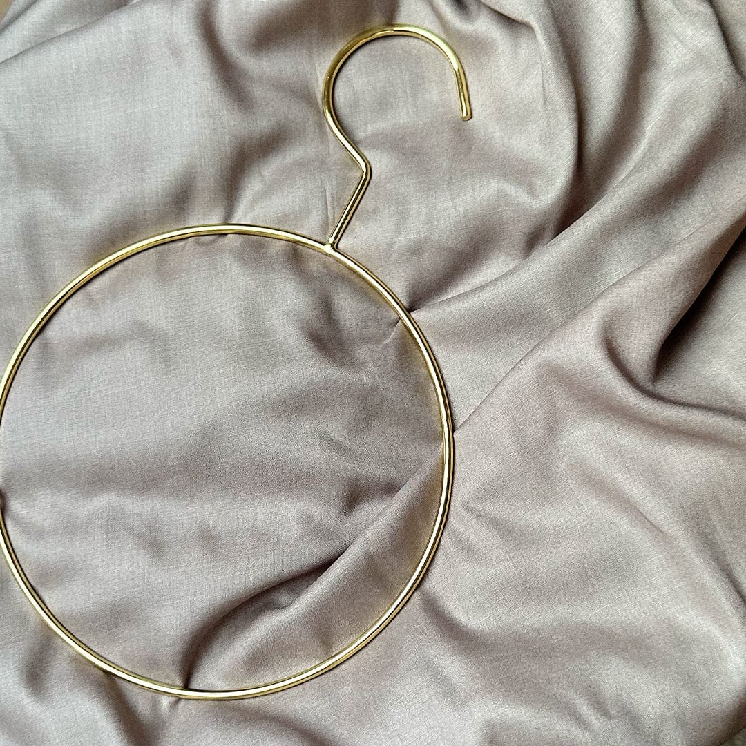 Round, gold steel, hijab hanger - organise your luxury hijab fabrics – HĀNM